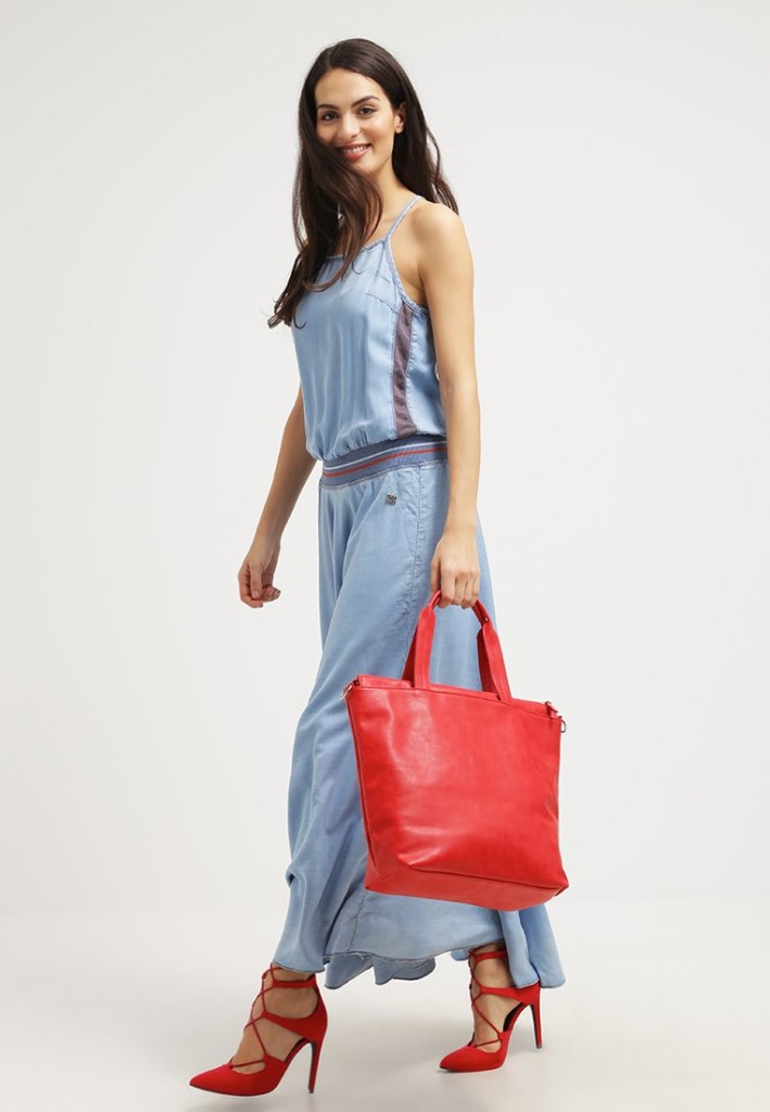 Die rote Tasche – wie kombiniere ich sie? – bags4fashionistas.de